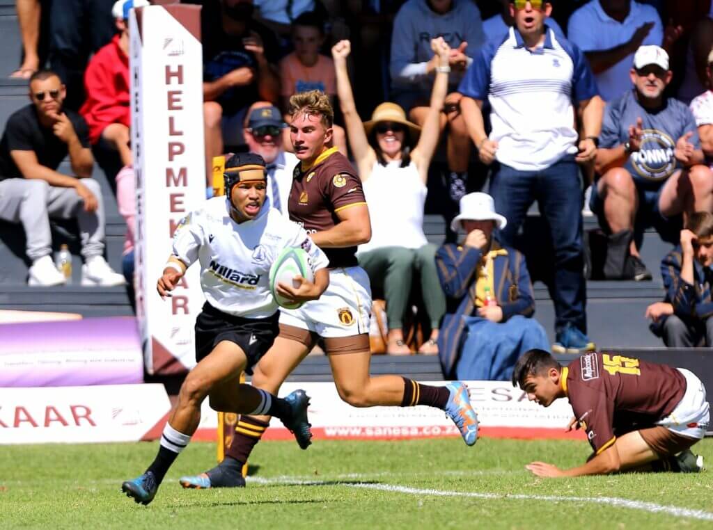 SuperSport Schools Plus | Wit Bulle wil bordjies in Boksburg verhang