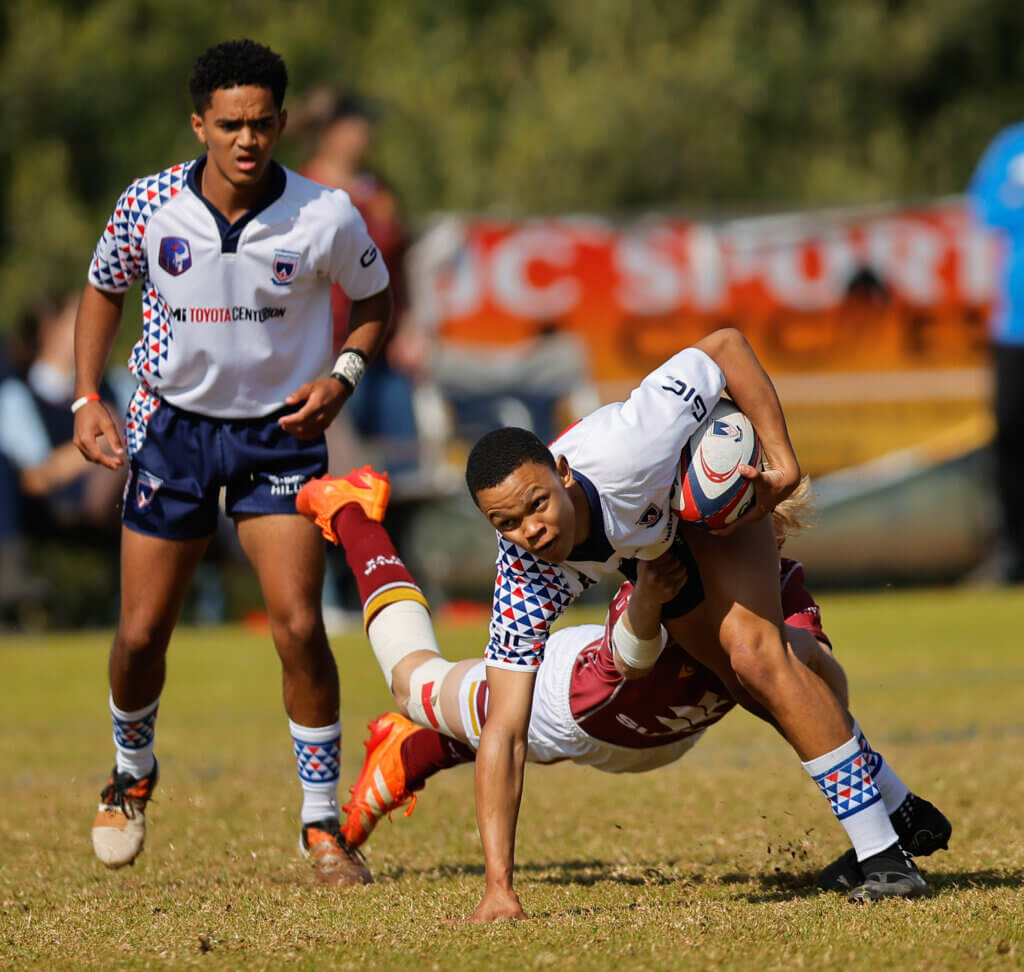 SuperSport Schools Plus | Beserings ry Middies bloots voor stryd teen ...